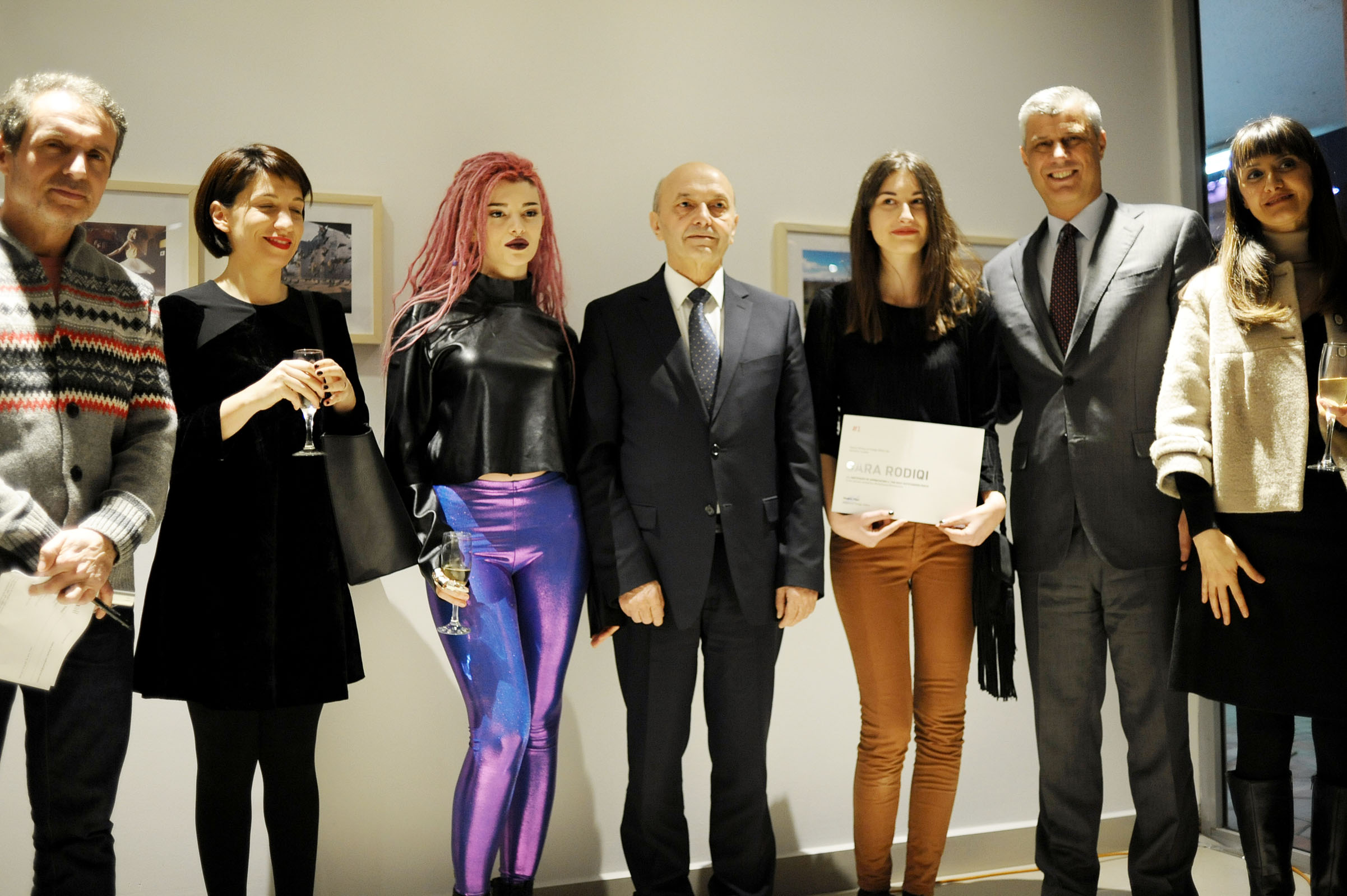 Prime Minister Mustafa participated in the exhibition #Instakosova ... Prime Minister Mustafa participated in the exhibition #Instakosova ...