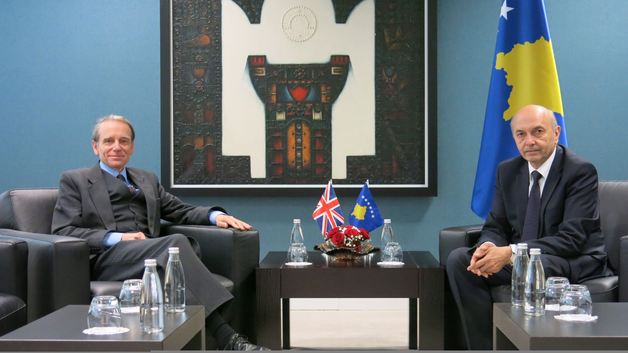 Prime Minister Isa Mustafa hosted in a farewell meeting the British ...