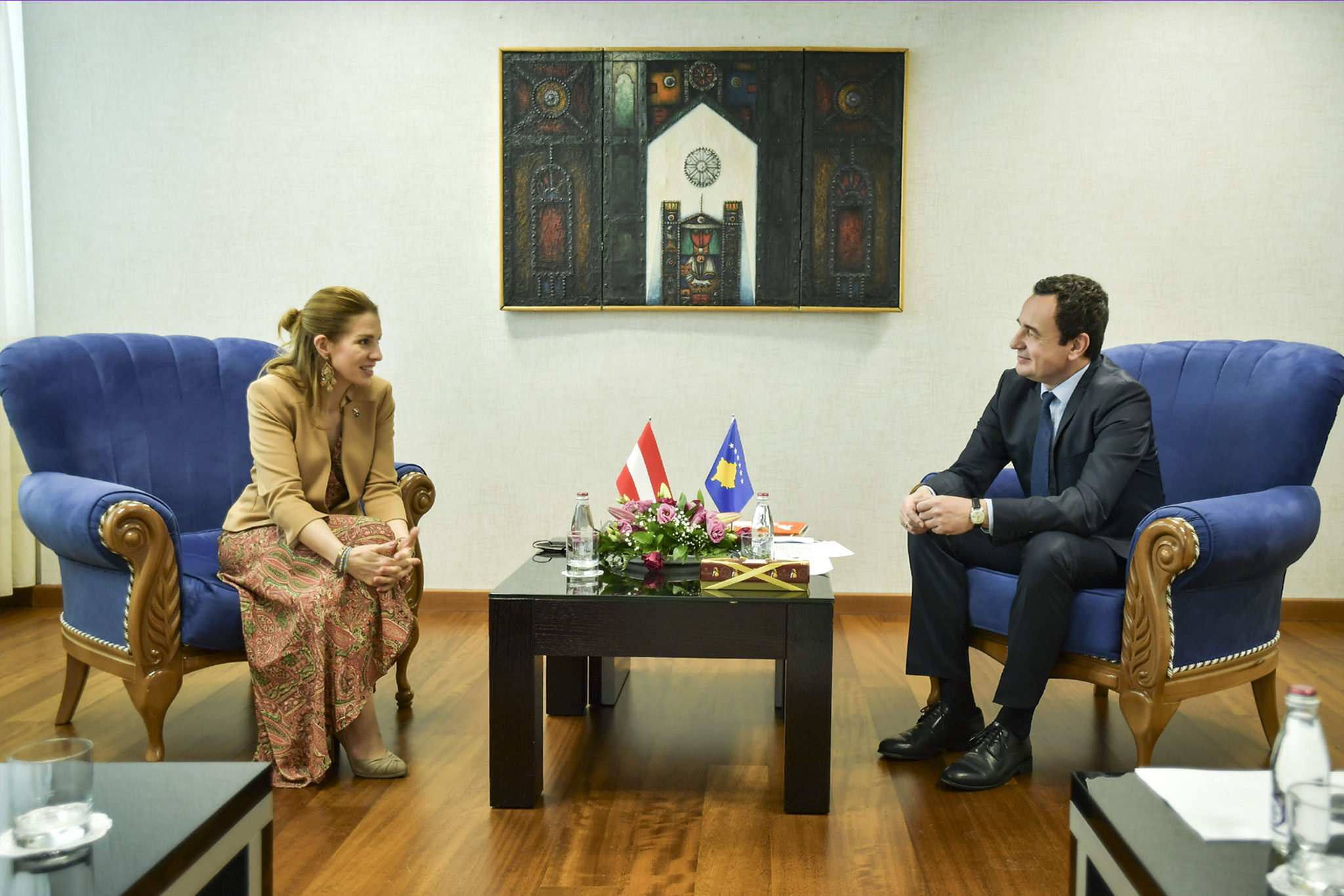 Kryeministri Kurti priti në takim një delegacion nga Austria, të prirë ...