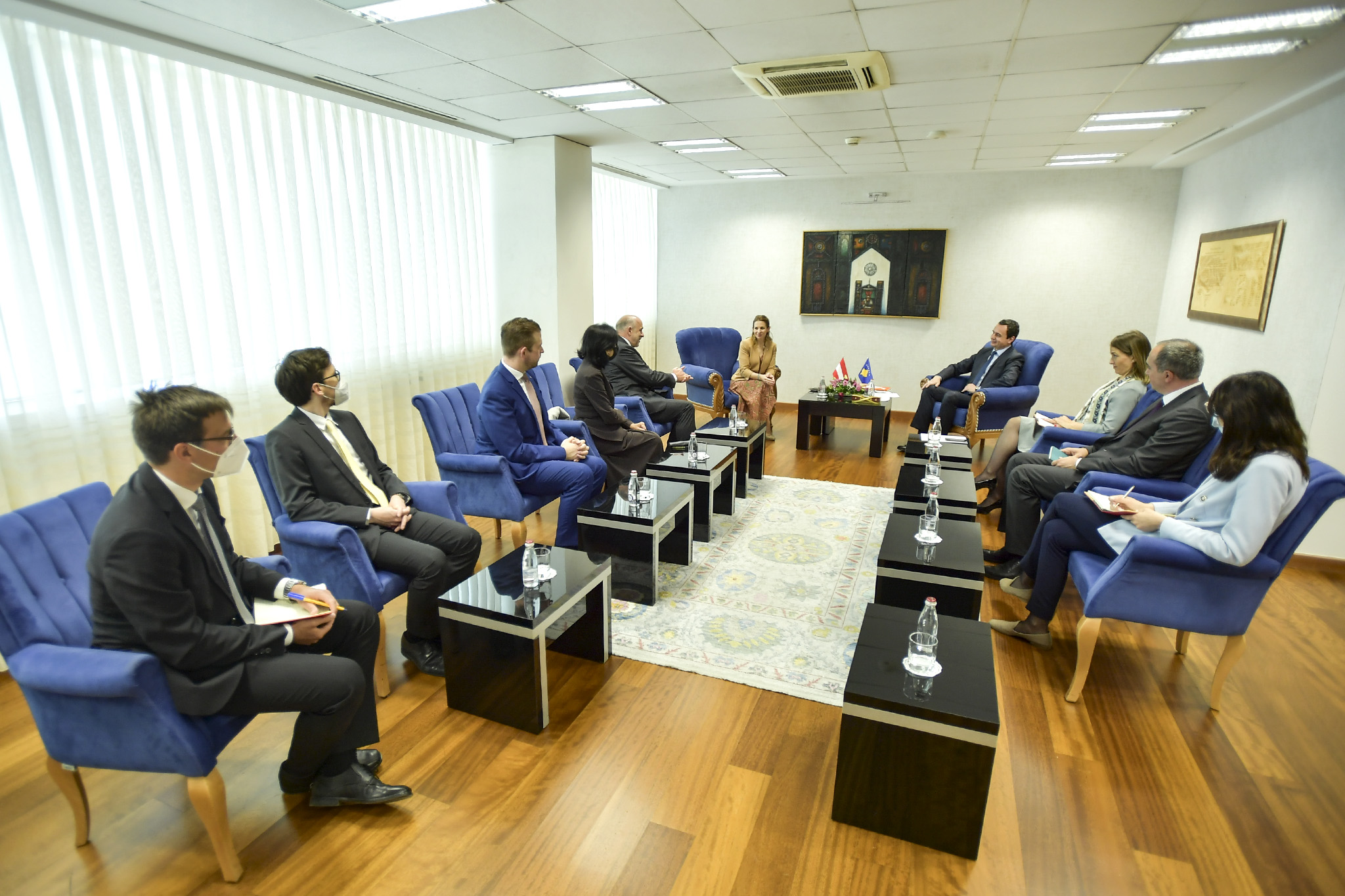 Kryeministri Kurti priti në takim një delegacion nga Austria, të prirë ...